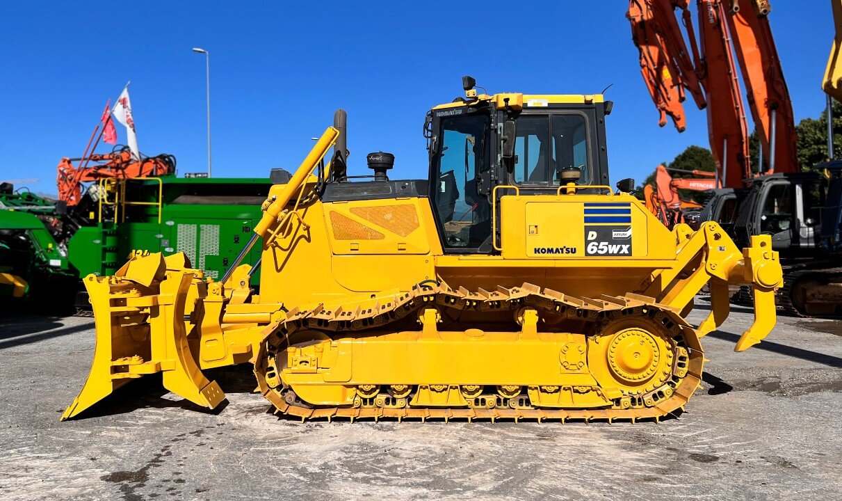 Komatsu D65 – ICR Supply